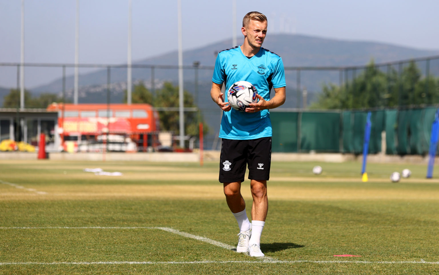Prime David Moyes target James Ward-Prowse filmed walking around London ...