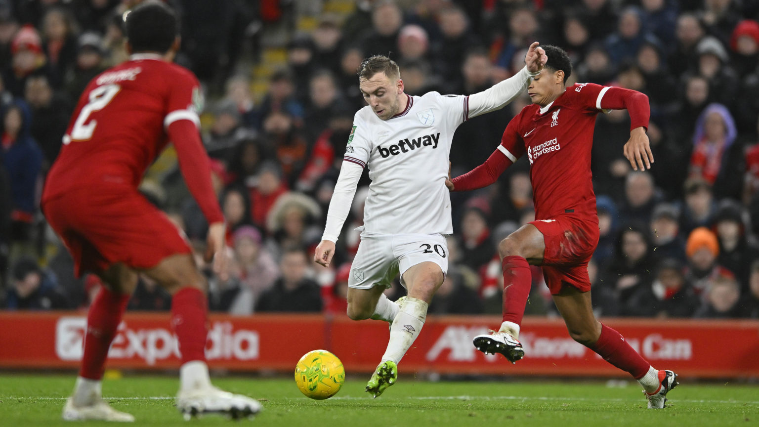 Jarrod Bowen gives West Ham fans best ever Christmas present ever with ...