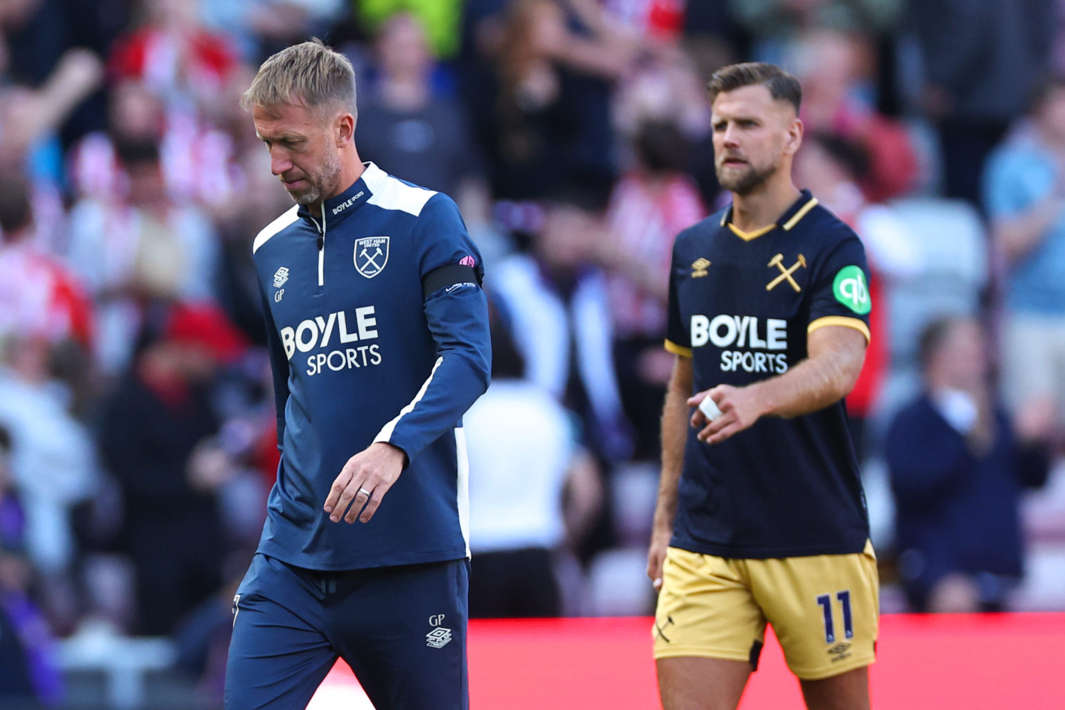 Top insider responds to claim 'police were called to West Ham dressing ...