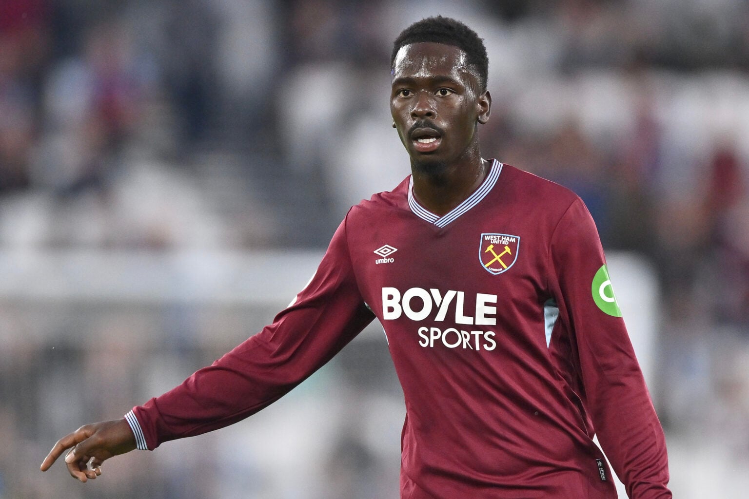 BBC pundit reacts to Jean-Clair Todibo controversy in Manchester United ...